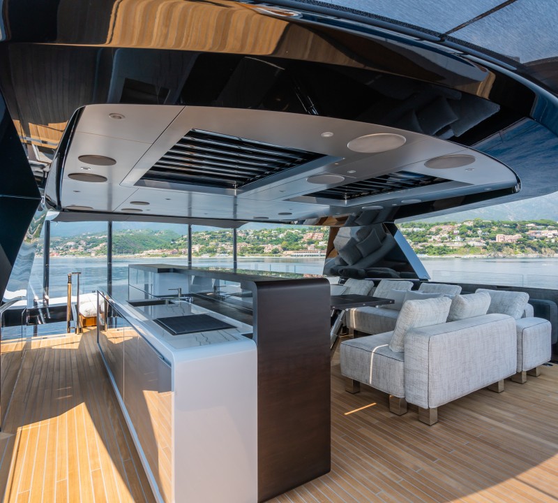 GREY Yacht Charter Details, Tankoa S501 | CHARTERWORLD Luxury Superyachts